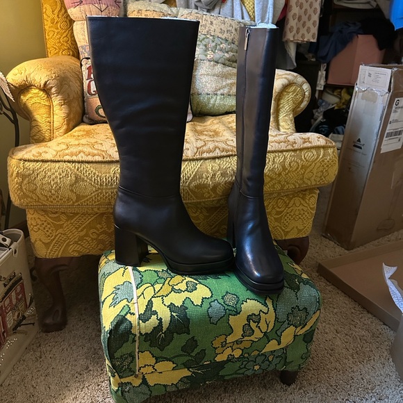 Steve Madden | Shoes | Steve Madden Black Leather Mystery Boots Sz8 ...